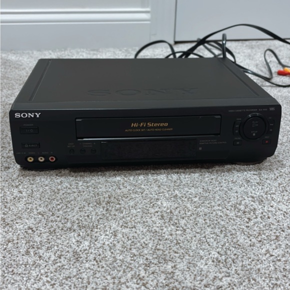 Sony | Other | Vintage Sony Vcr Slvn5 Vhs Player Rca Cable Included ...